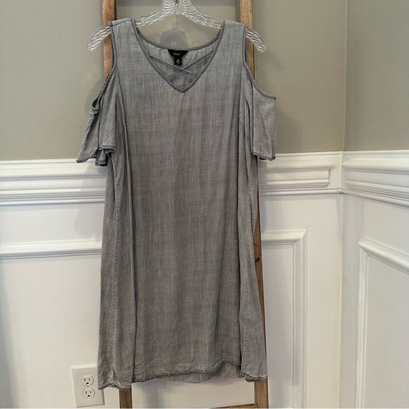 intro. | Dresses | Intro Gray Chambray Coldshoulder Minidress | Poshmark
